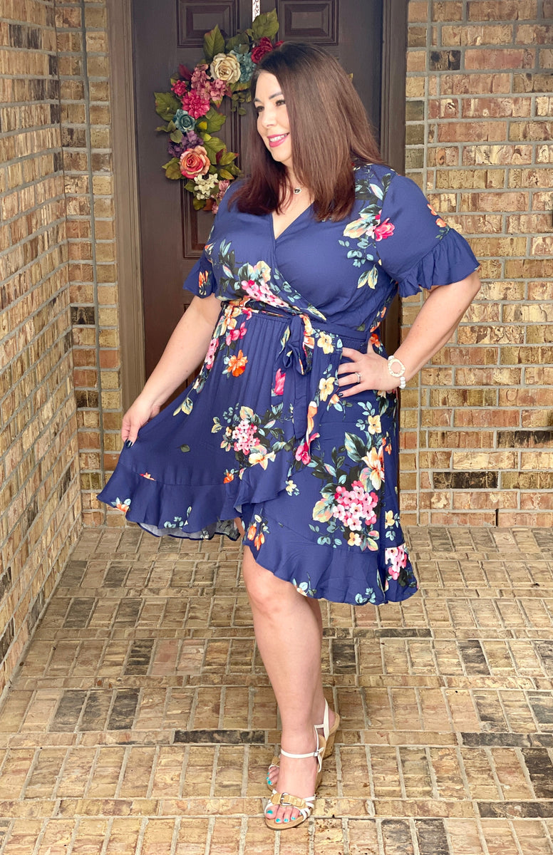 What a Pleasure Floral Dress in Plus – Curvy Birdy Boutique